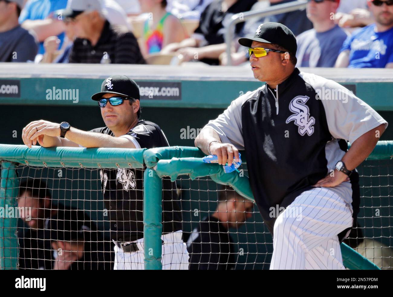 Chicago White Sox manager Robin Ventura, left, and hitting coach Todd ...