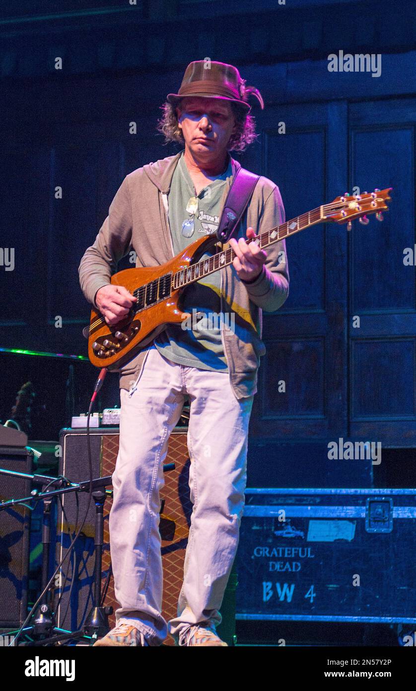 RatDog featuring Bob Weir of the Grateful Dead performing at The ...