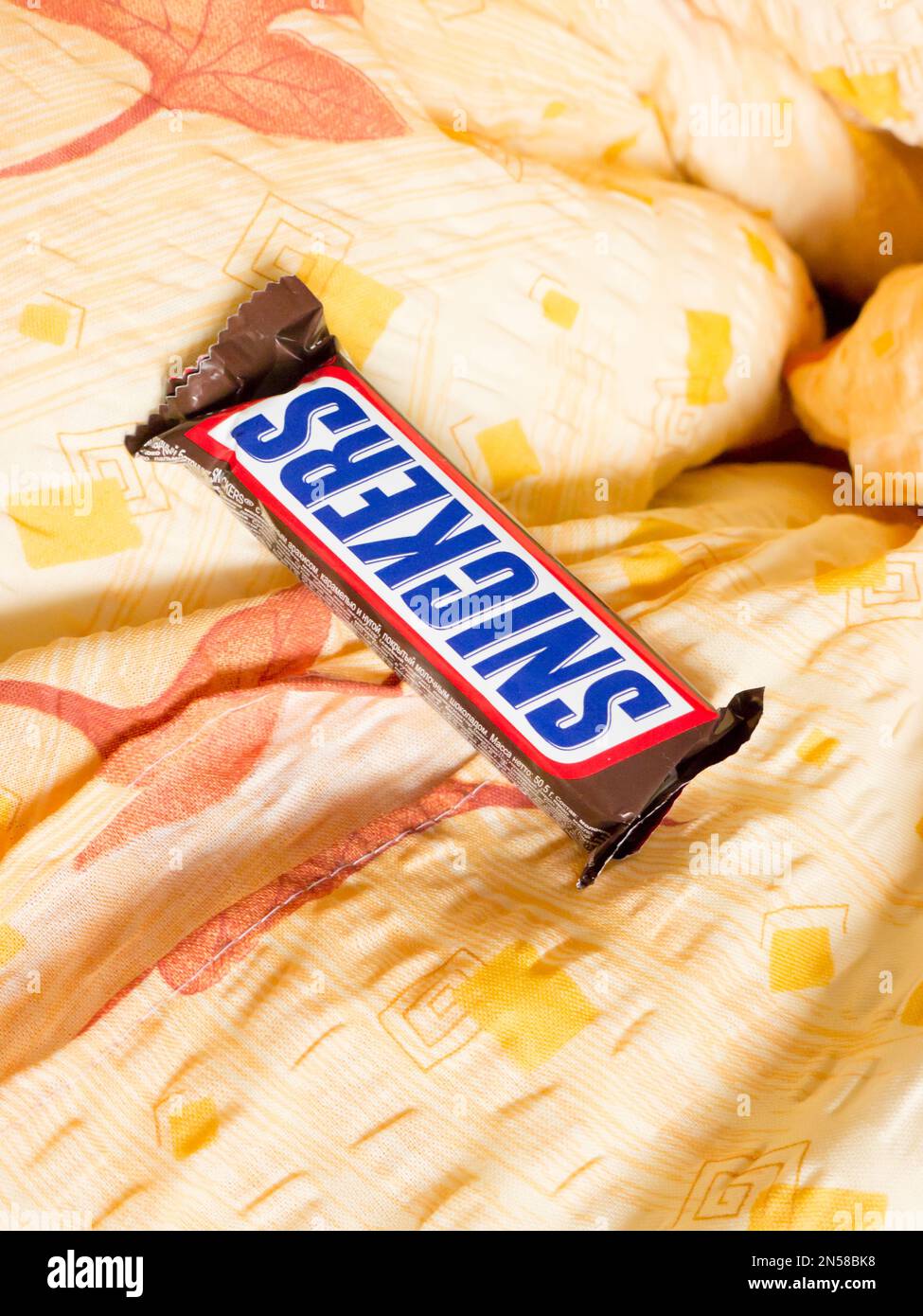 Snickers crisp hi-res stock photography and images - Alamy