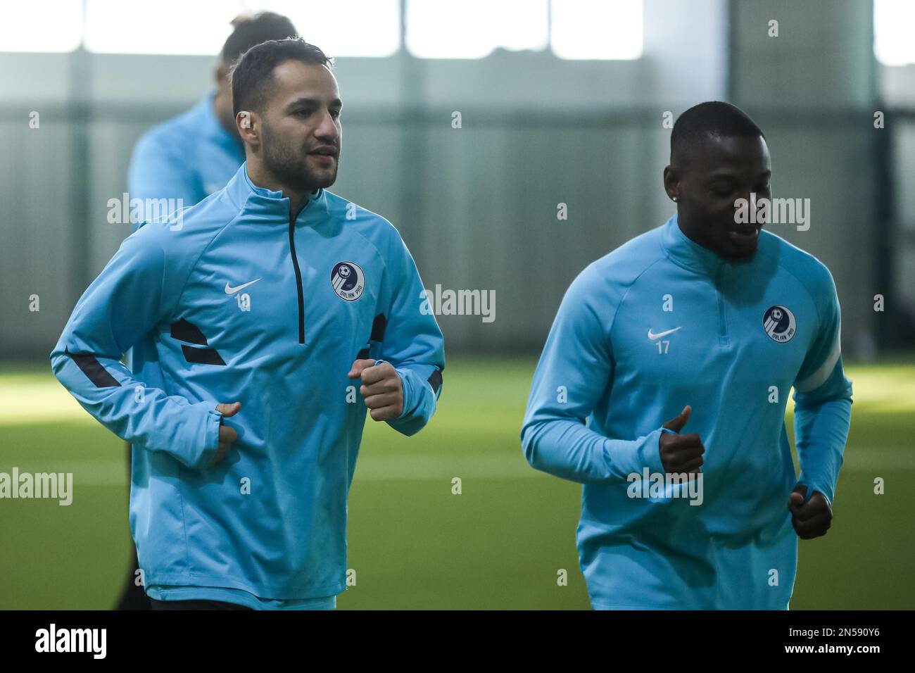 Dalian Professional Football Club conducts the first winter training to ...