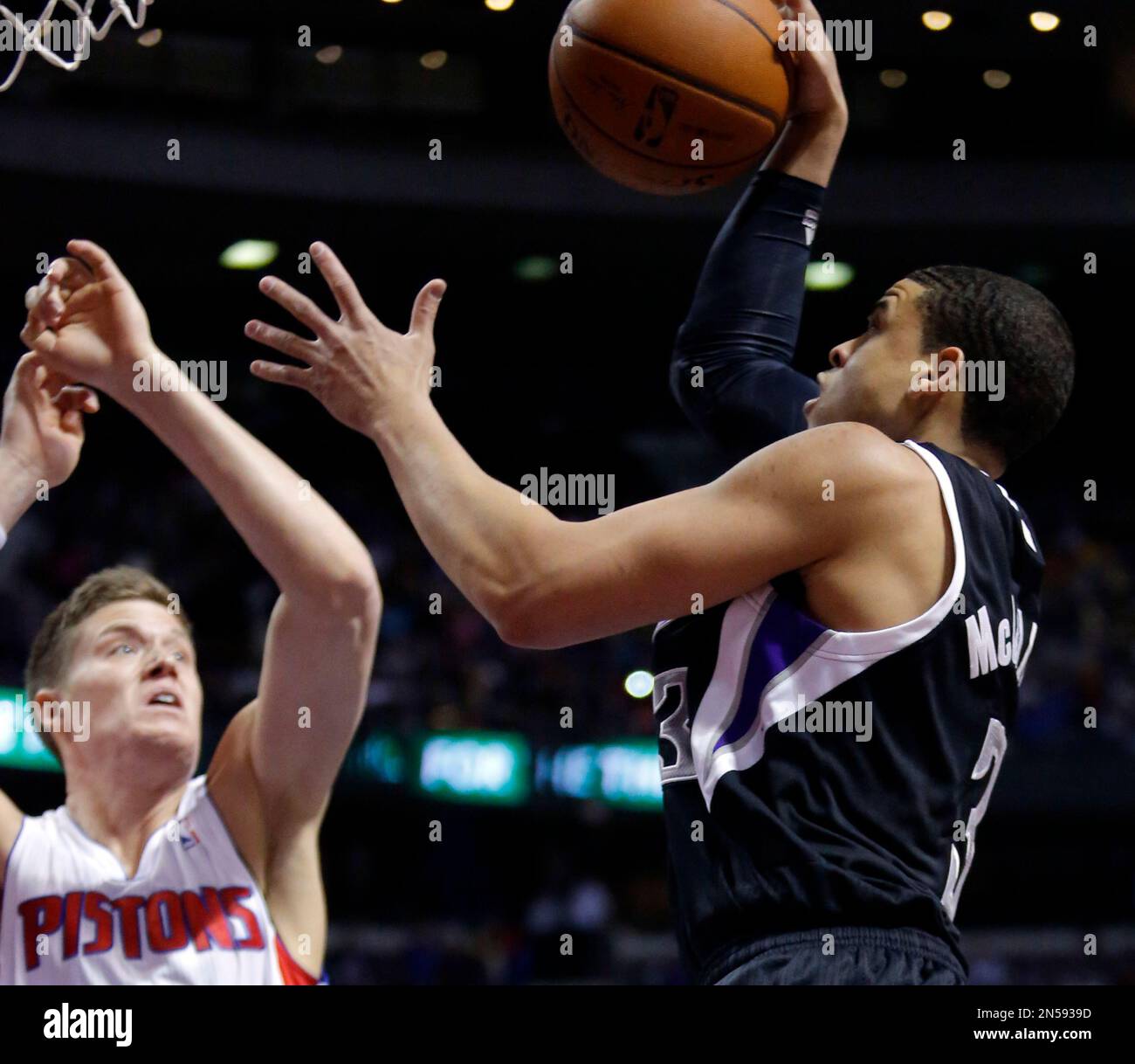 Sacramento Kings guard Ray McCallum (3) goes to the basket against ...