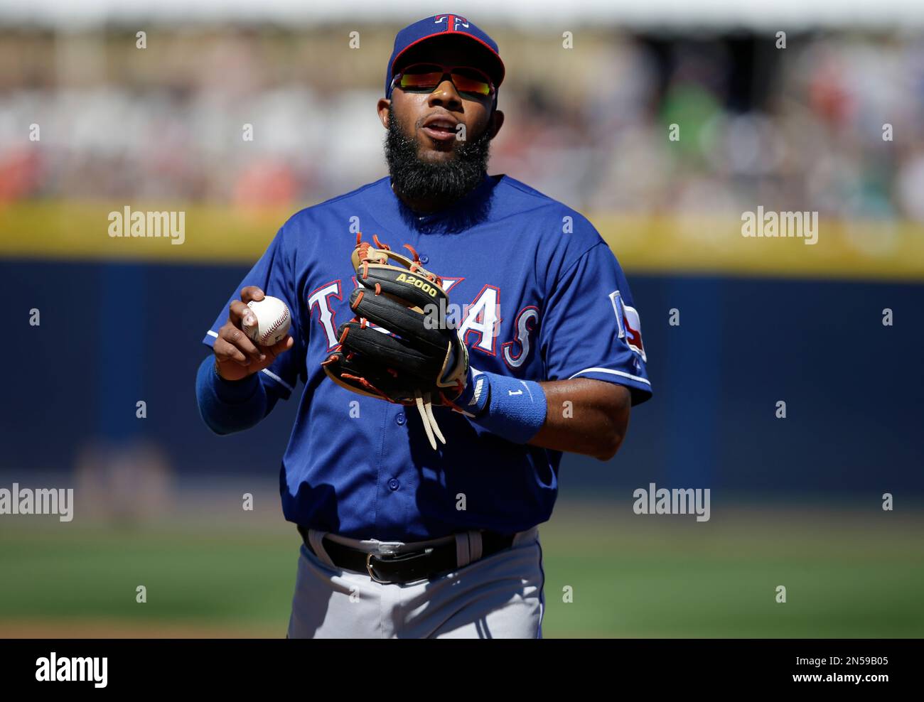 Texas Rangers shortstop Elvis Andrus (1) runs off the field during an ...