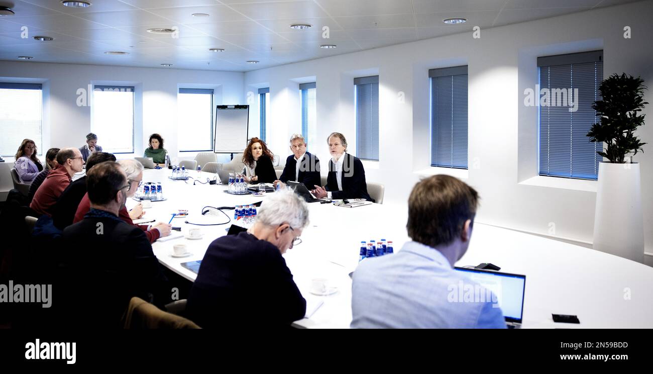 UTRECHT - Financial director Bas Brouwers (r) presents the annual ...
