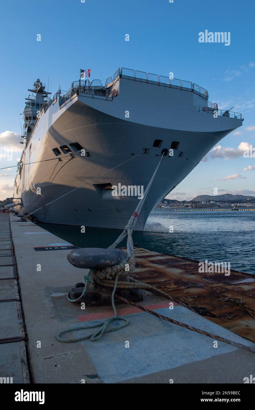 Sailors embark on the amphibious helicopter carrier (PHA) Dixmude. The ...