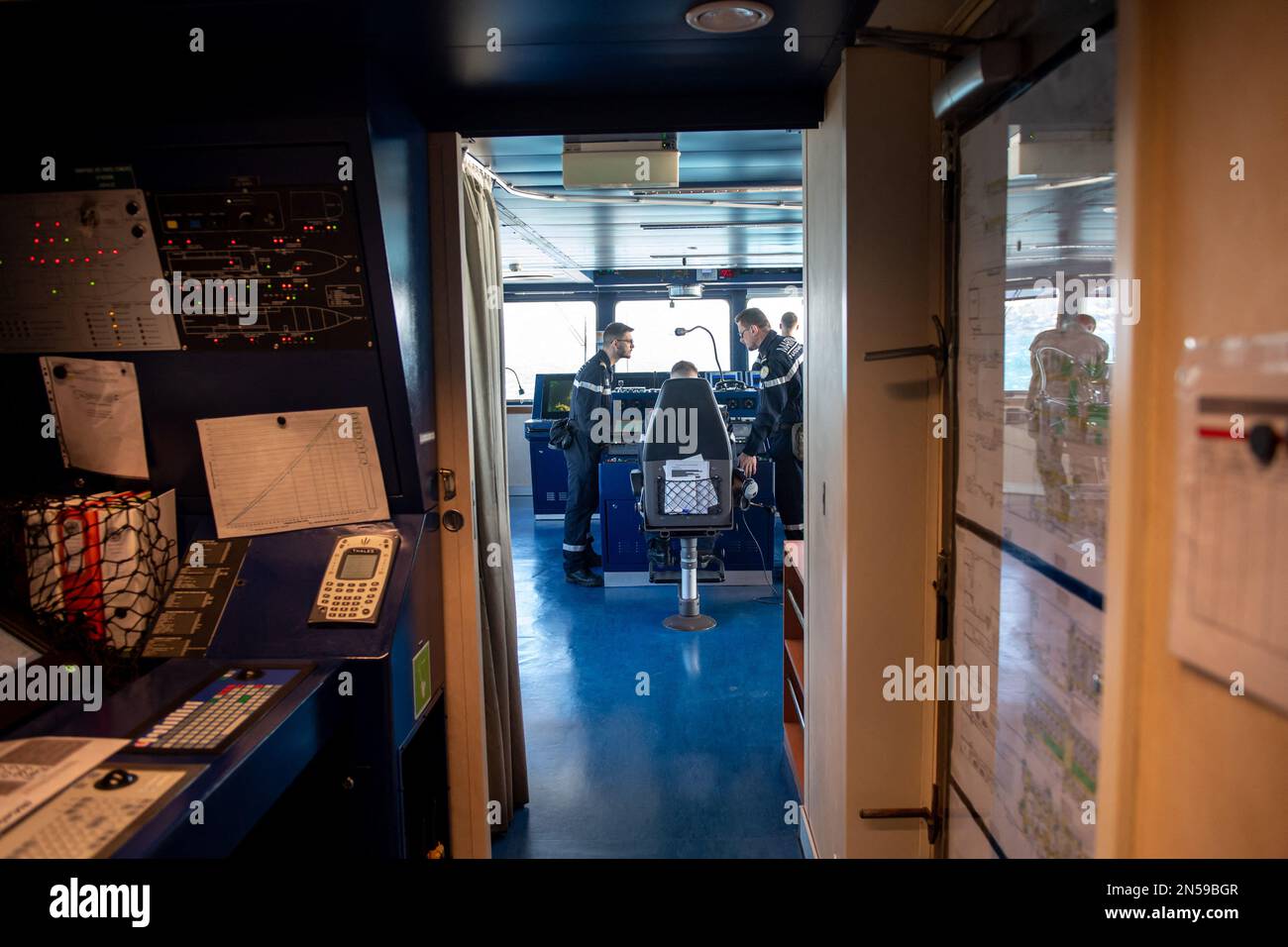 The command post of the amphibious helicopter carrier (PHA) Dixmude ...