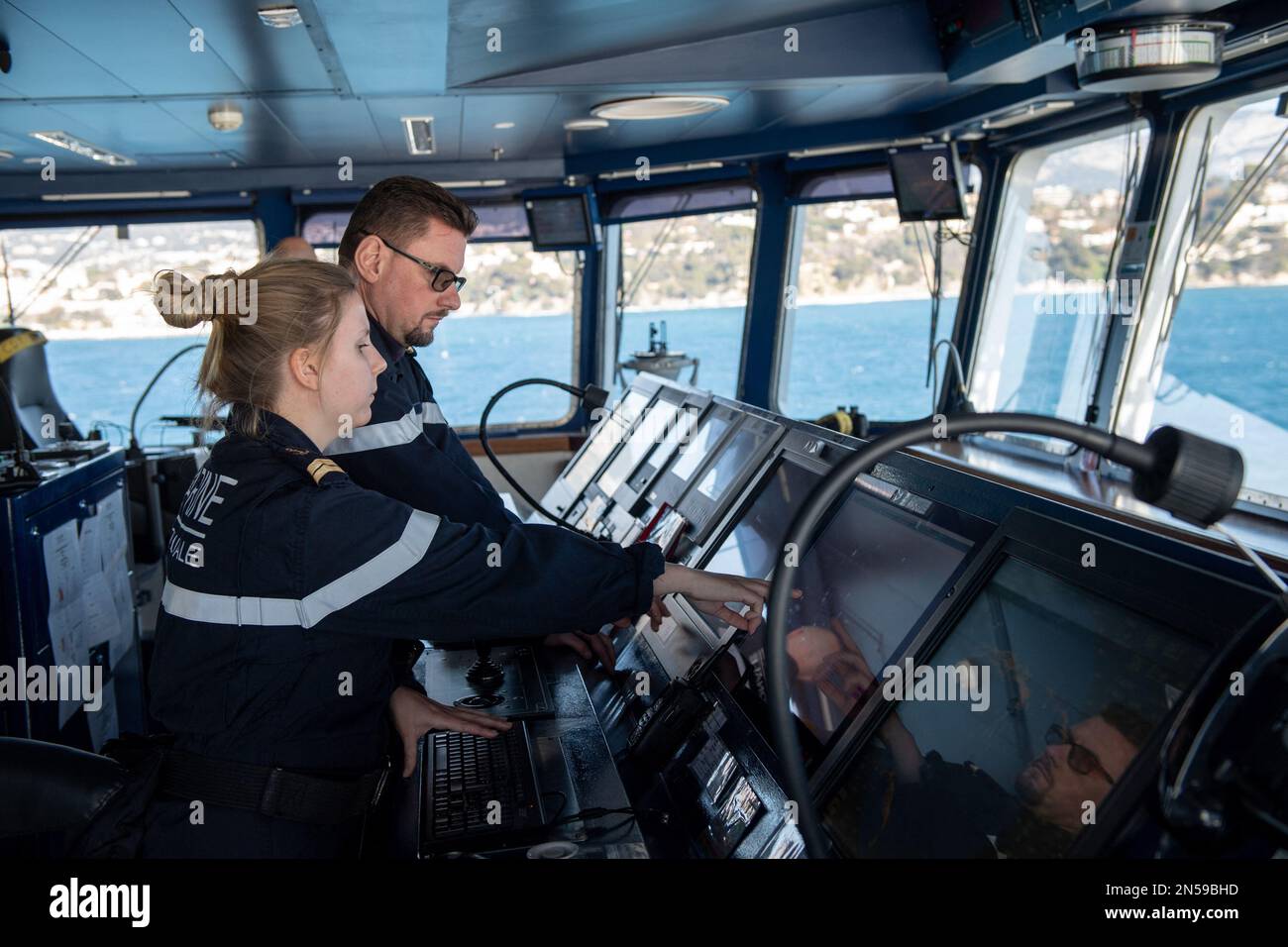 The command post of the amphibious helicopter carrier (PHA) Dixmude ...