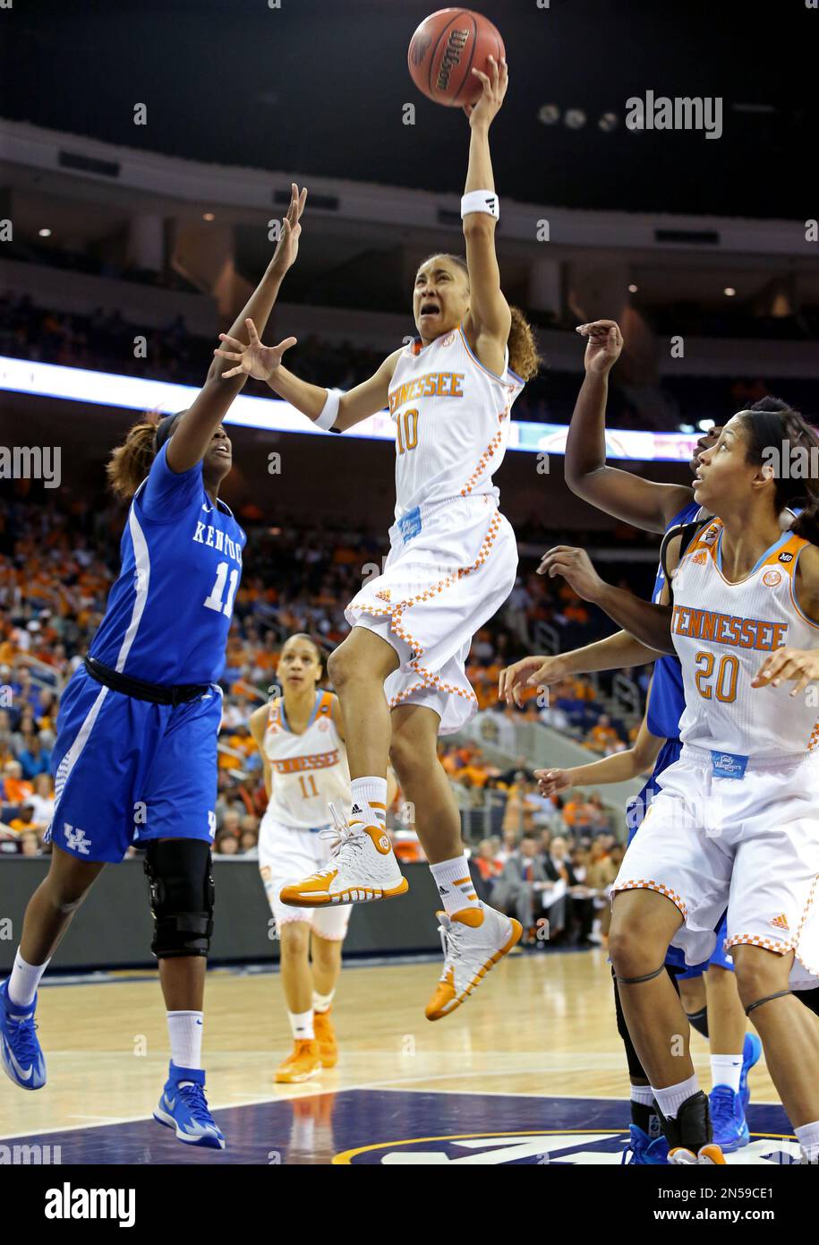 Tennessee guard Meighan Simmons (10) attempts a shot as Kentucky ...