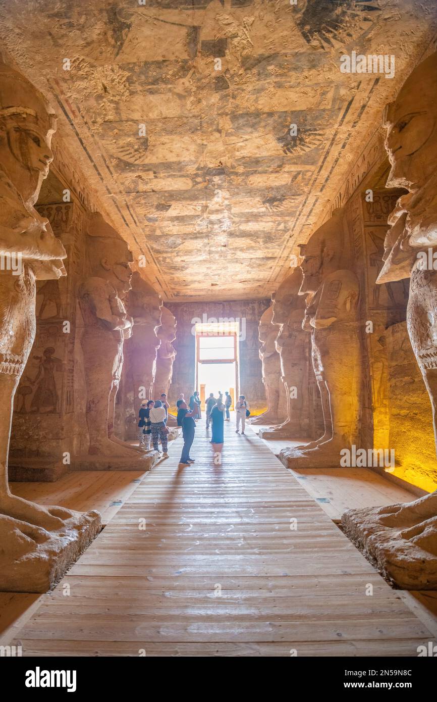 Abu simbel great temple interior hi-res stock photography and images ...