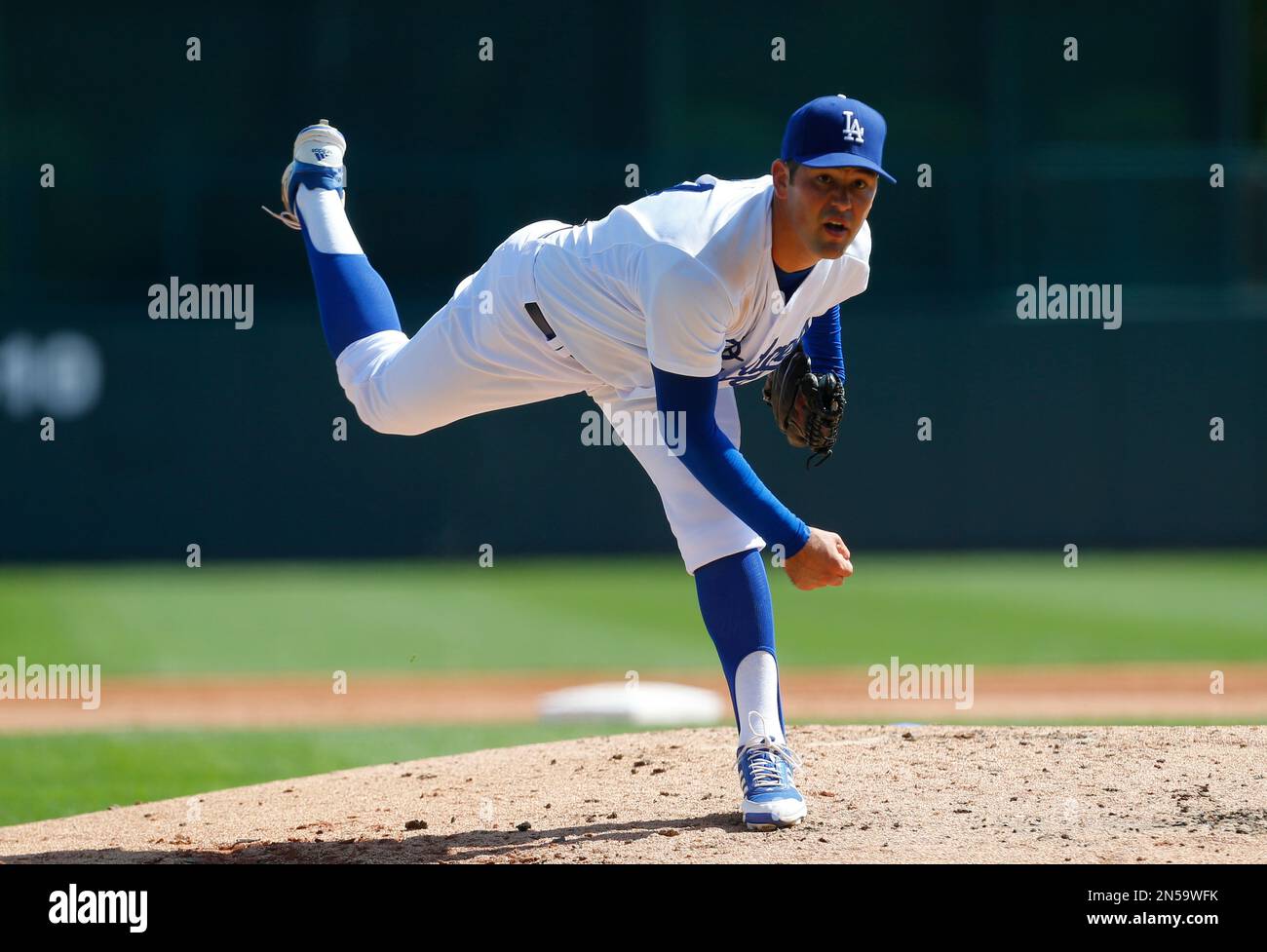 Los Angeles Dodgers pitcher Zach Lee throws against the Texas Rangers ...