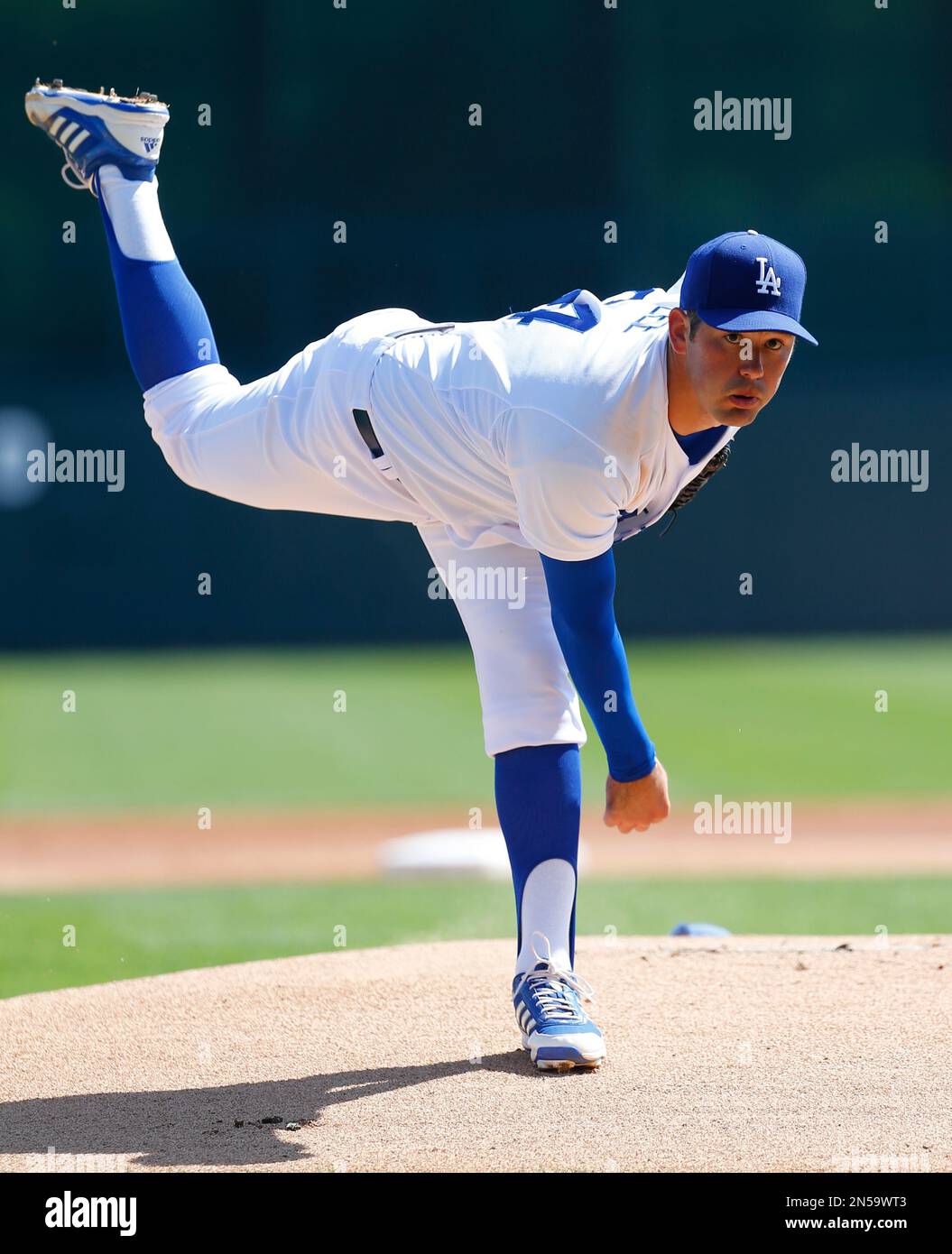 Los Angeles Dodgers pitcher Zach Lee throws against the Texas Rangers ...