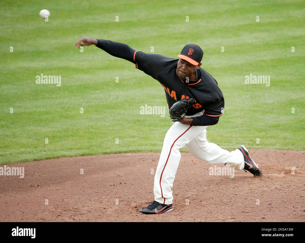 San Francisco Giants relief pitcher Santiago Casilla throws against the ...