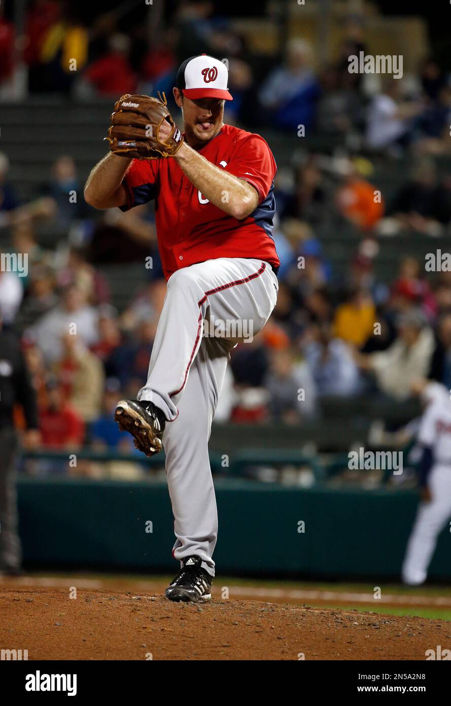 Washington Nationals relief pitcher Ross Ohlendorf (43) throws in a ...