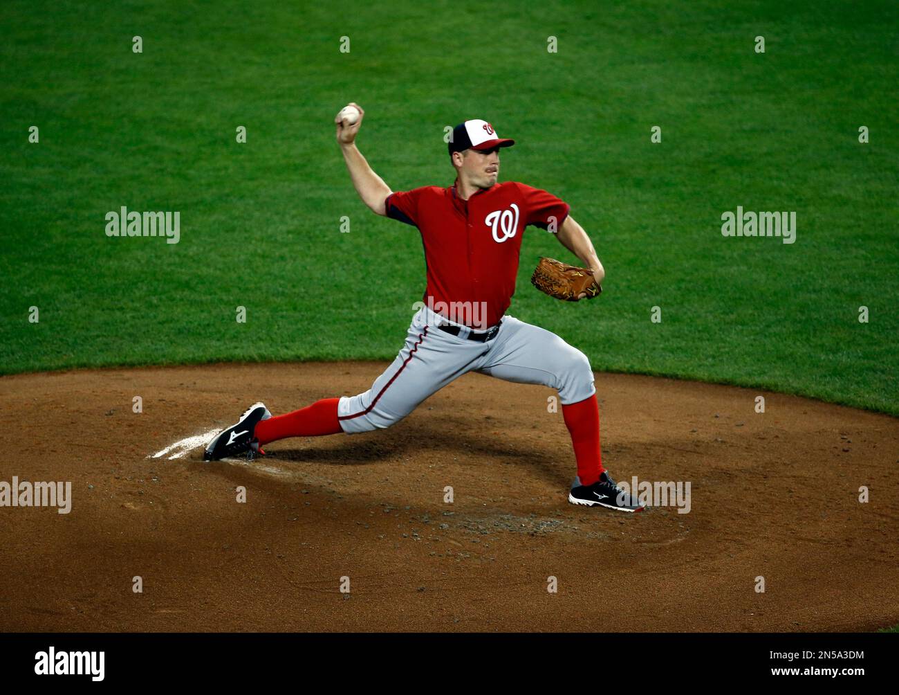 Washington Nationals starting pitcher Jordan Zimmermann (27) throws in ...