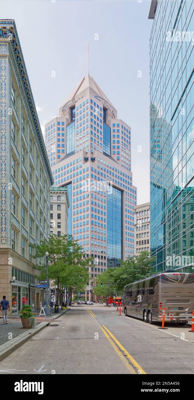 Pittsburgh Downtown: Granite-and-glass-clad Fifth Avenue Place, with ...
