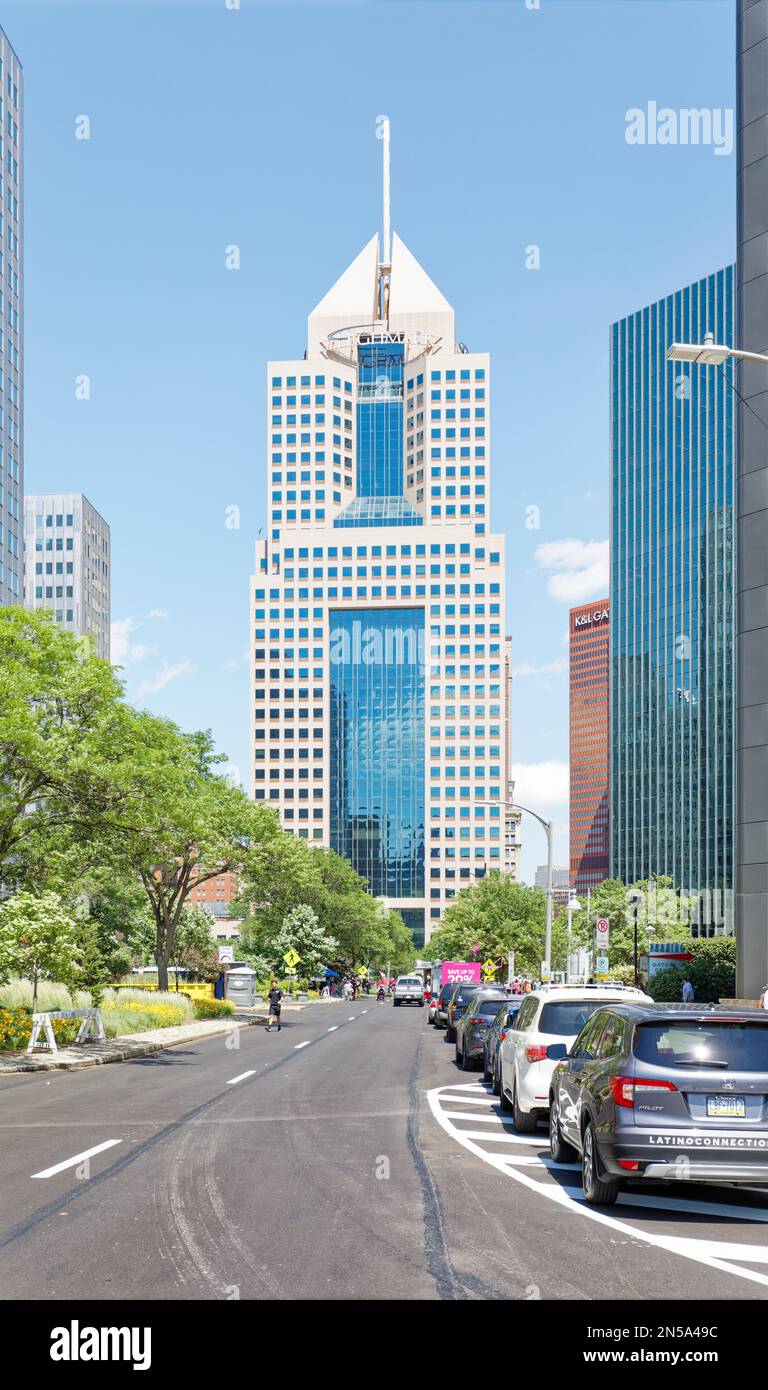 Pittsburgh Downtown: Granite-and-glass-clad Fifth Avenue Place, with ...