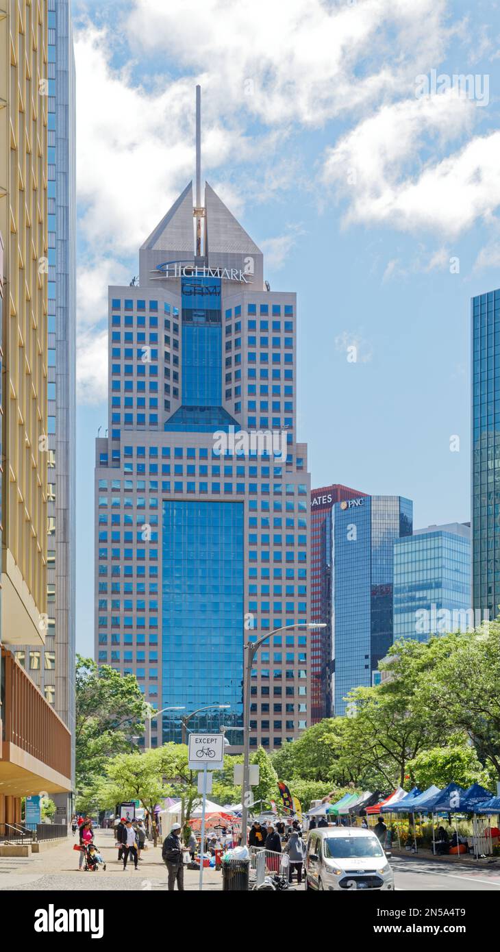 Pittsburgh Downtown: Granite-and-glass-clad Fifth Avenue Place, with ...