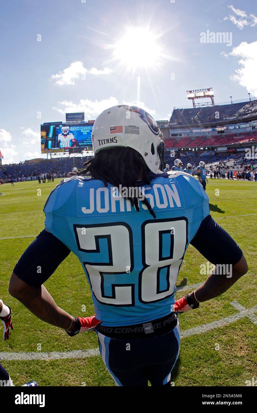 Tennessee Titans running back Chris Johnson (28) his team warm up ...