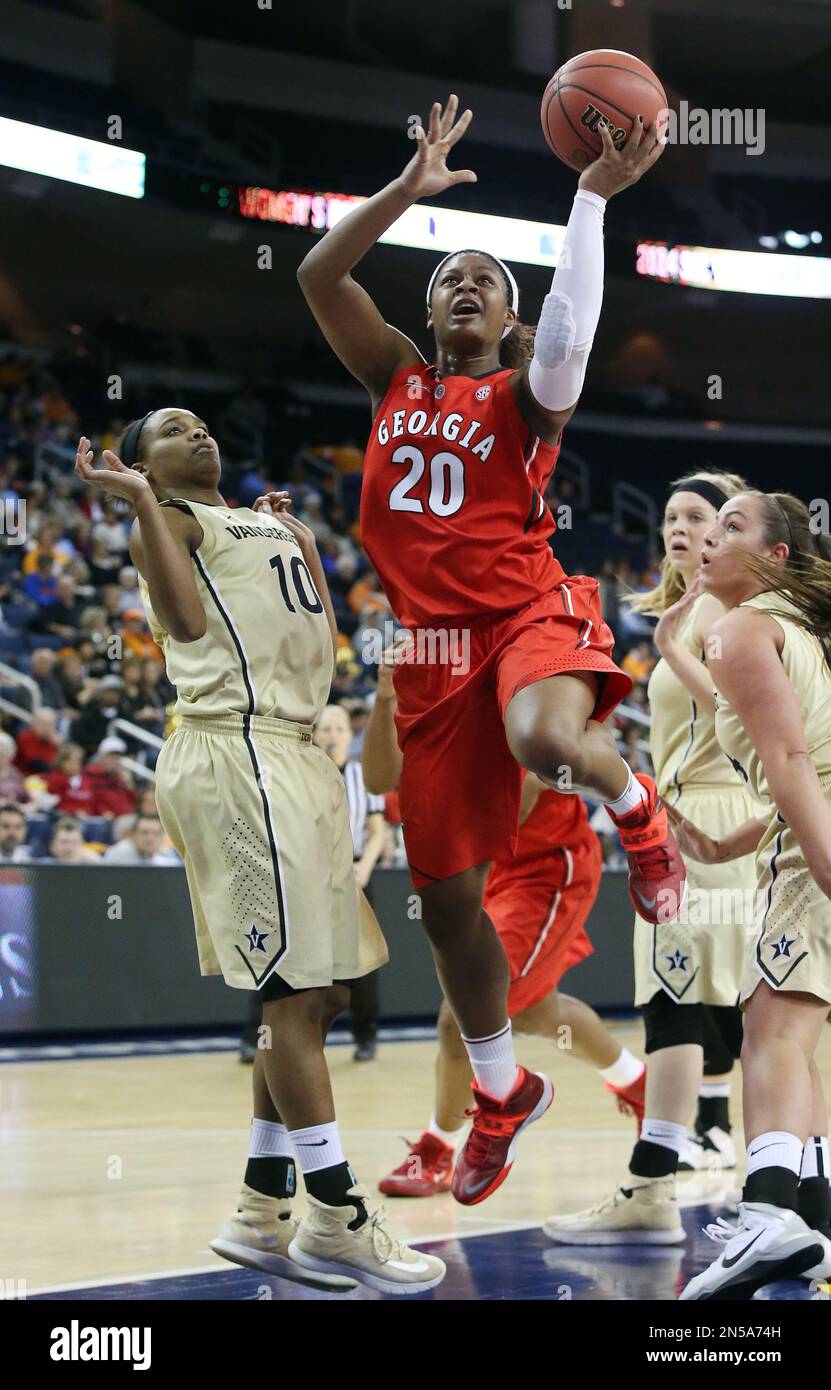 Georgia guard/forward Shacobia Barbee (20) goes up for a basket against ...