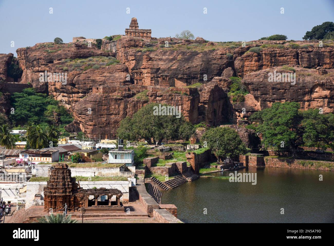 View of the Upper Shivalaya temple and Agastya lake in Badami Stock ...