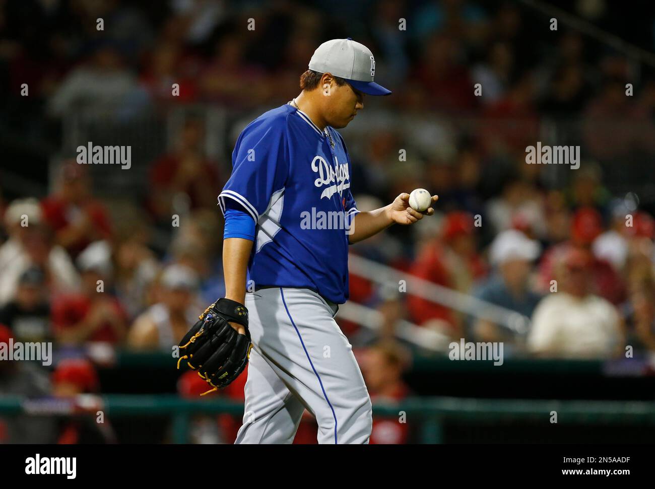 Los Angeles Dodgers pitcher Hyun-Jin Ryu (99), of South Korea, checks a ...