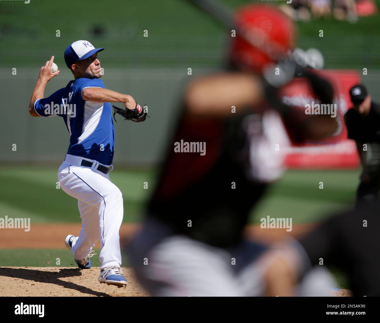Kansas City Royals' Danny Duffy works against the Cincinnati Reds in ...