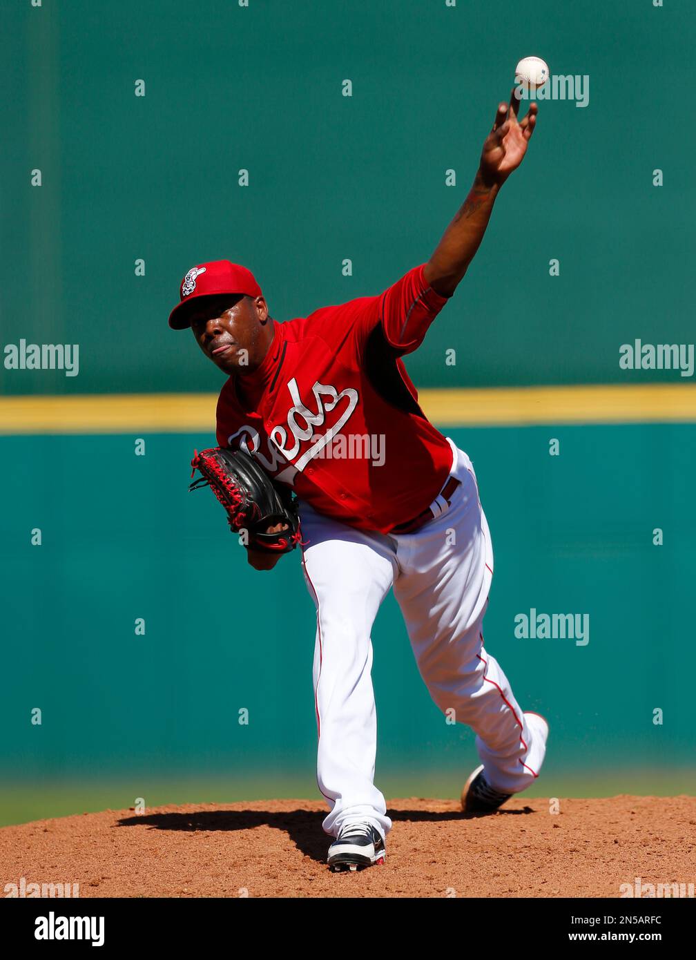 Cincinnati Reds pitcher Aroldis Chapman throws against the Seattle ...