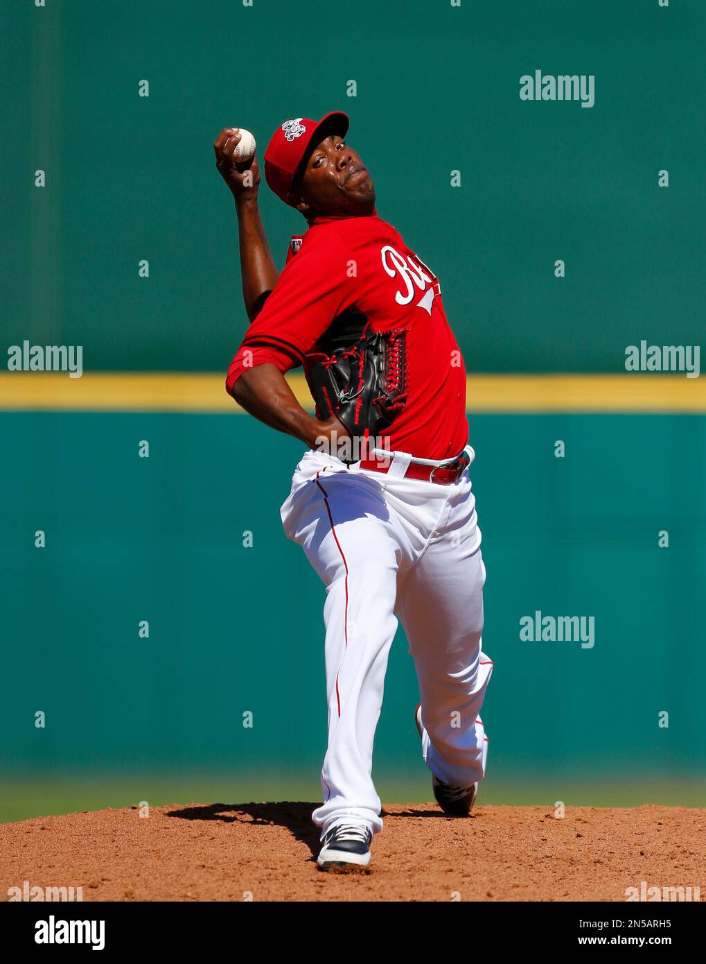 Cincinnati Reds pitcher Aroldis Chapman throws against the Seattle ...