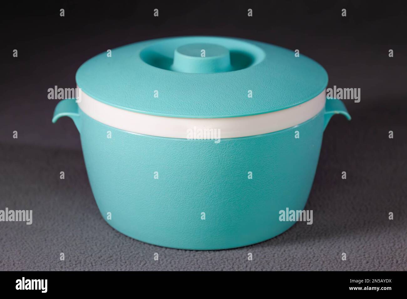 Turquoise Blue Bolero Therm-O-Ware Ice Bucket Stock Photo - Alamy