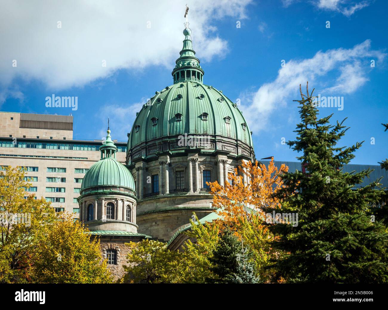 Churches montreal hi-res stock photography and images - Alamy