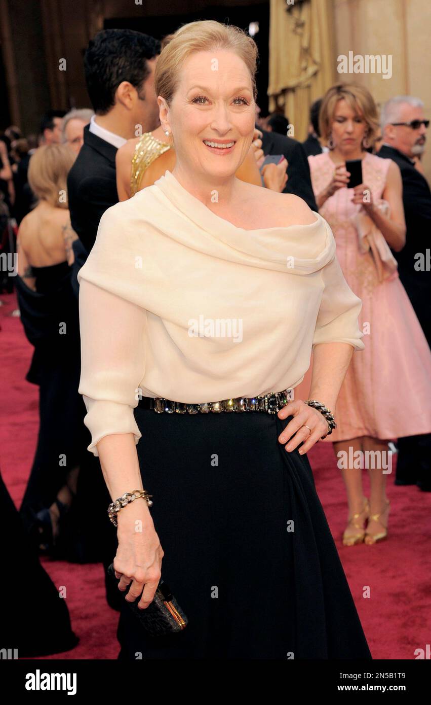 Meryl Streep arrives at the Oscars on Sunday, March 2, 2014, at the ...