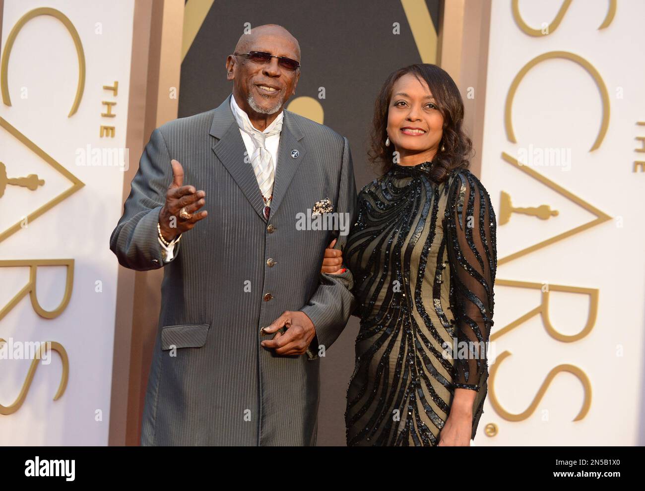 Louis Gossett, Jr., left, and Cyndi James Gossett arrive at the Oscars ...