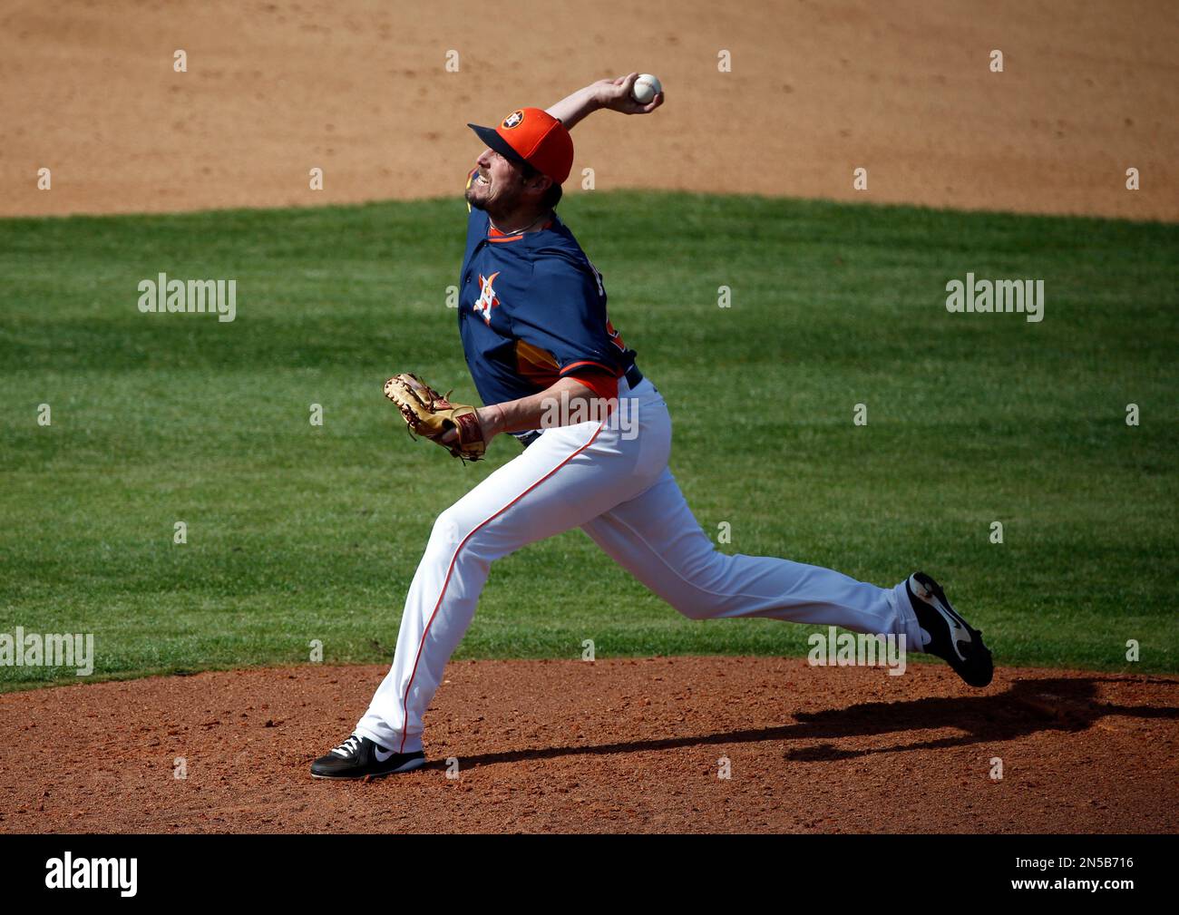 Houston Astros relief pitcher Chad Qualls (50) throws in a spring ...