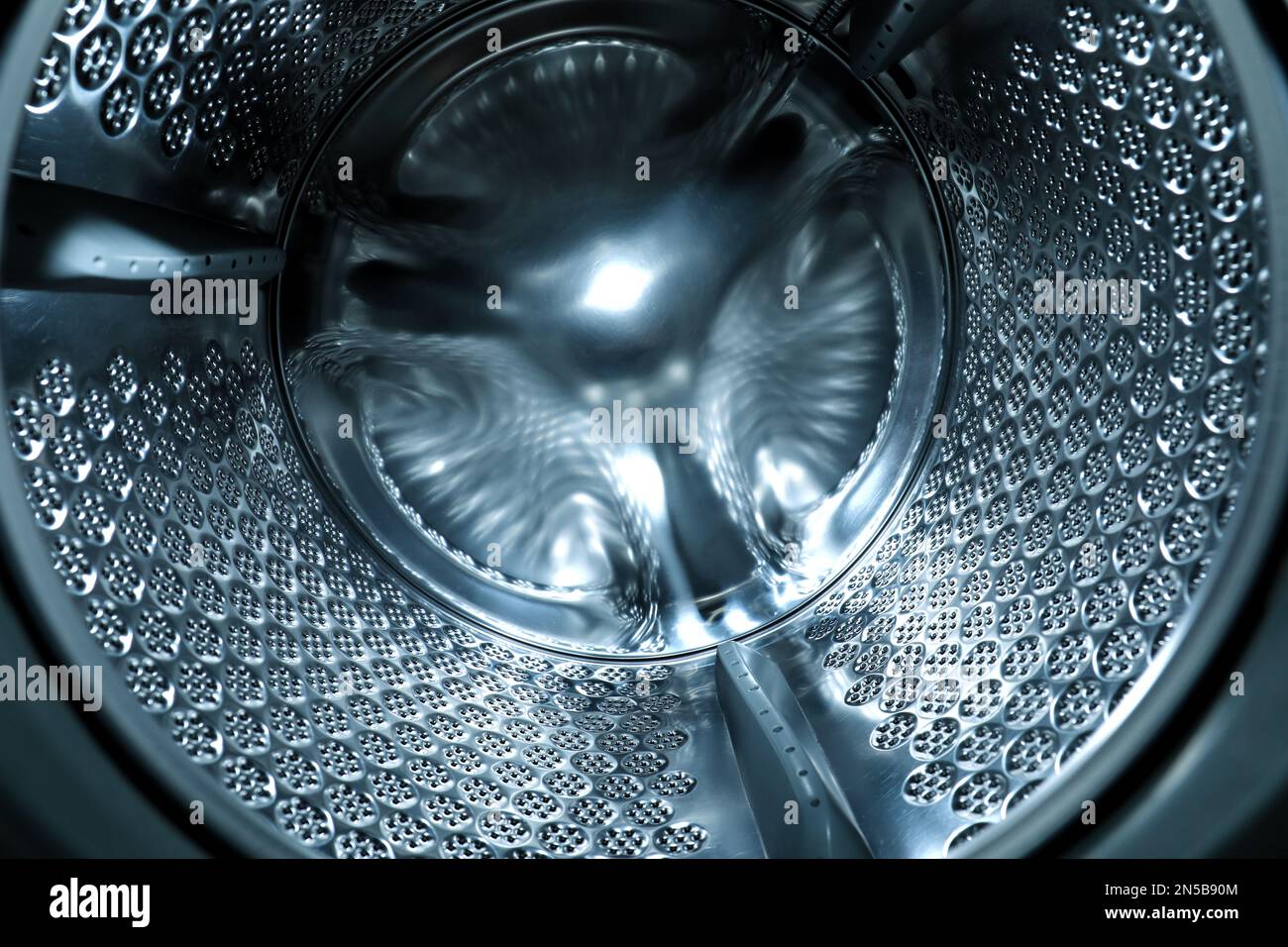 Empty washing machine hi-res stock photography and images - Alamy