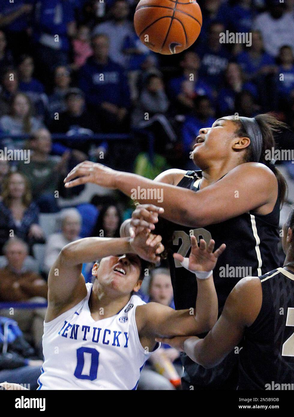 Vanderbilt's Marqu'es Webb, right, and Kentucky's Jennifer O'Neill (0 ...