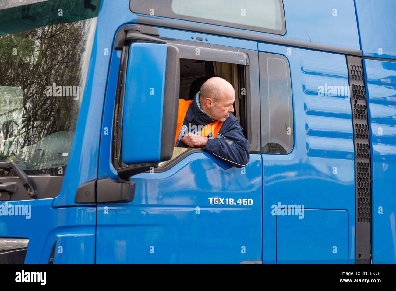 Professional driver when manoeuvring, reversing, truck in long-distance ...