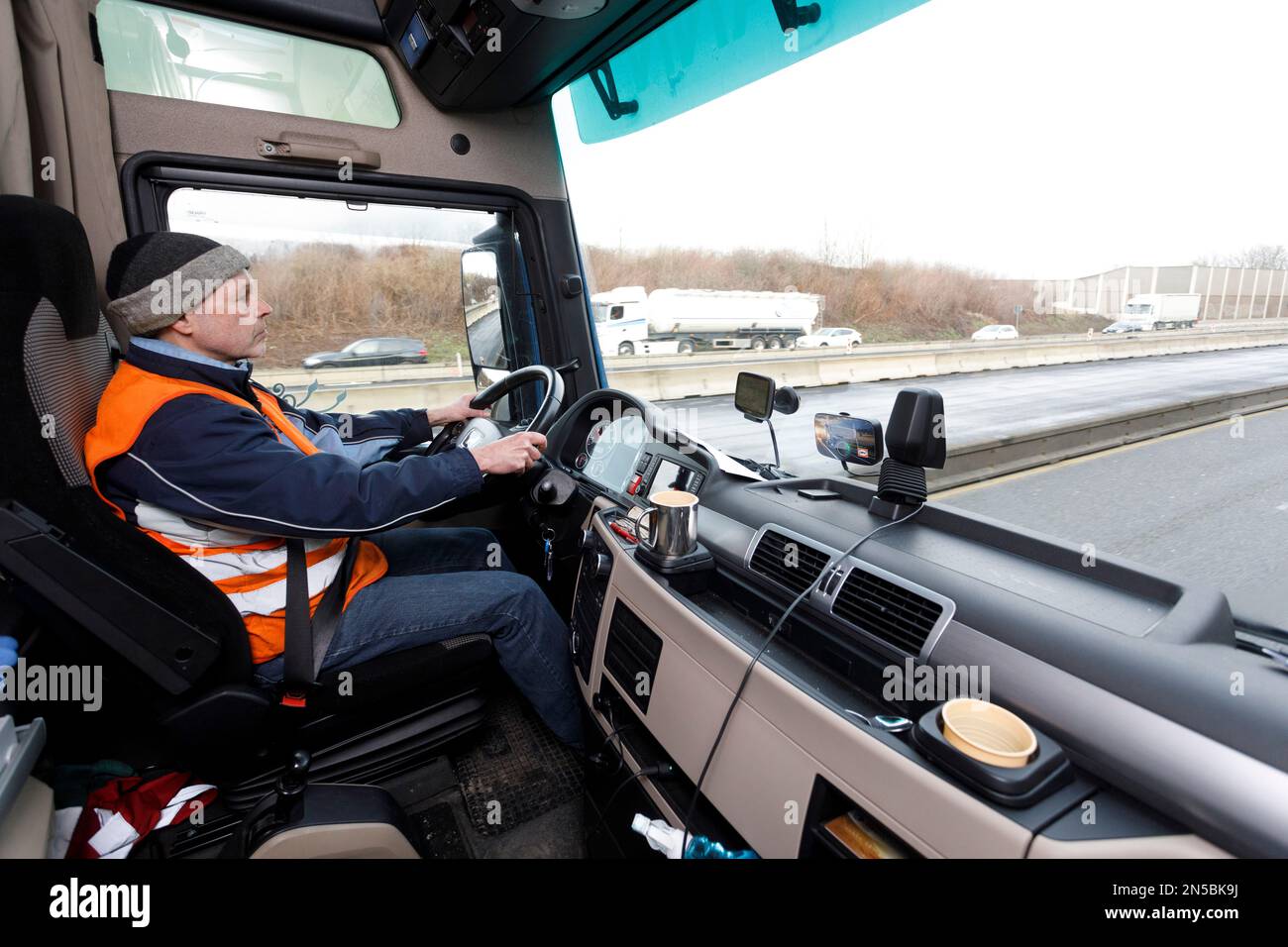 Long distance lorry driver hi-res stock photography and images - Alamy