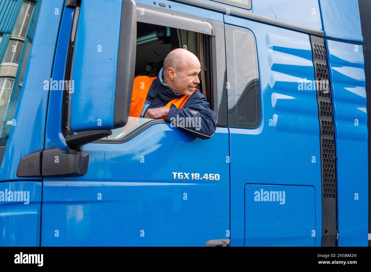 Professional driver when manoeuvring, reversing, truck in long-distance ...