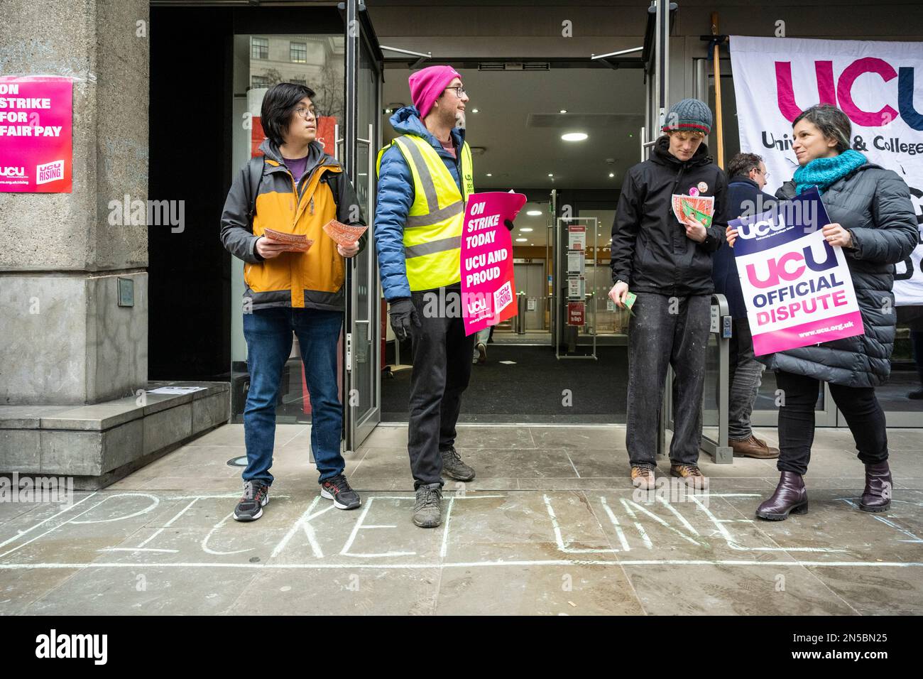 University lecturer strike hi-res stock photography and images - Alamy
