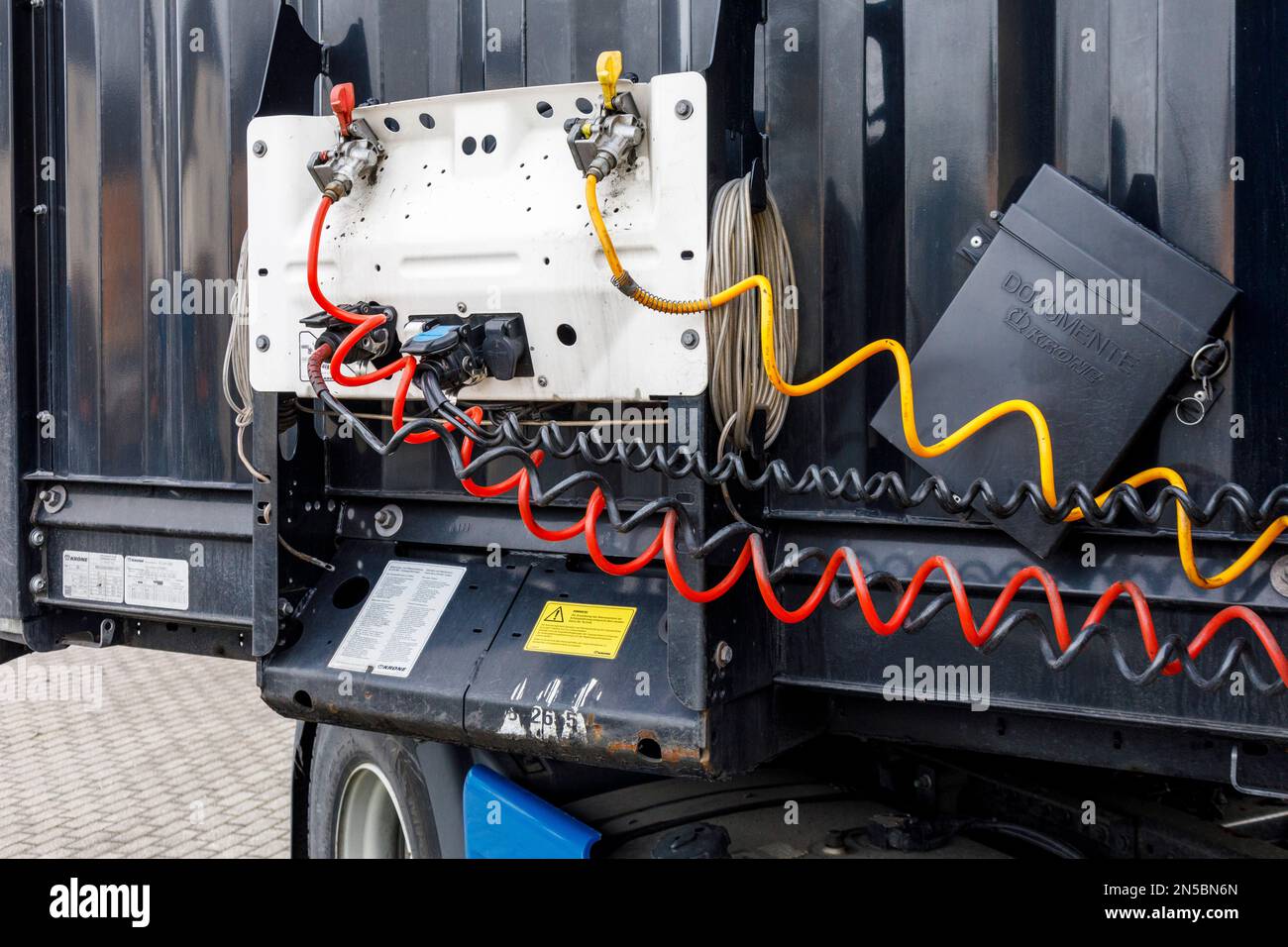 Connections to a semitrailer Stock Photo - Alamy