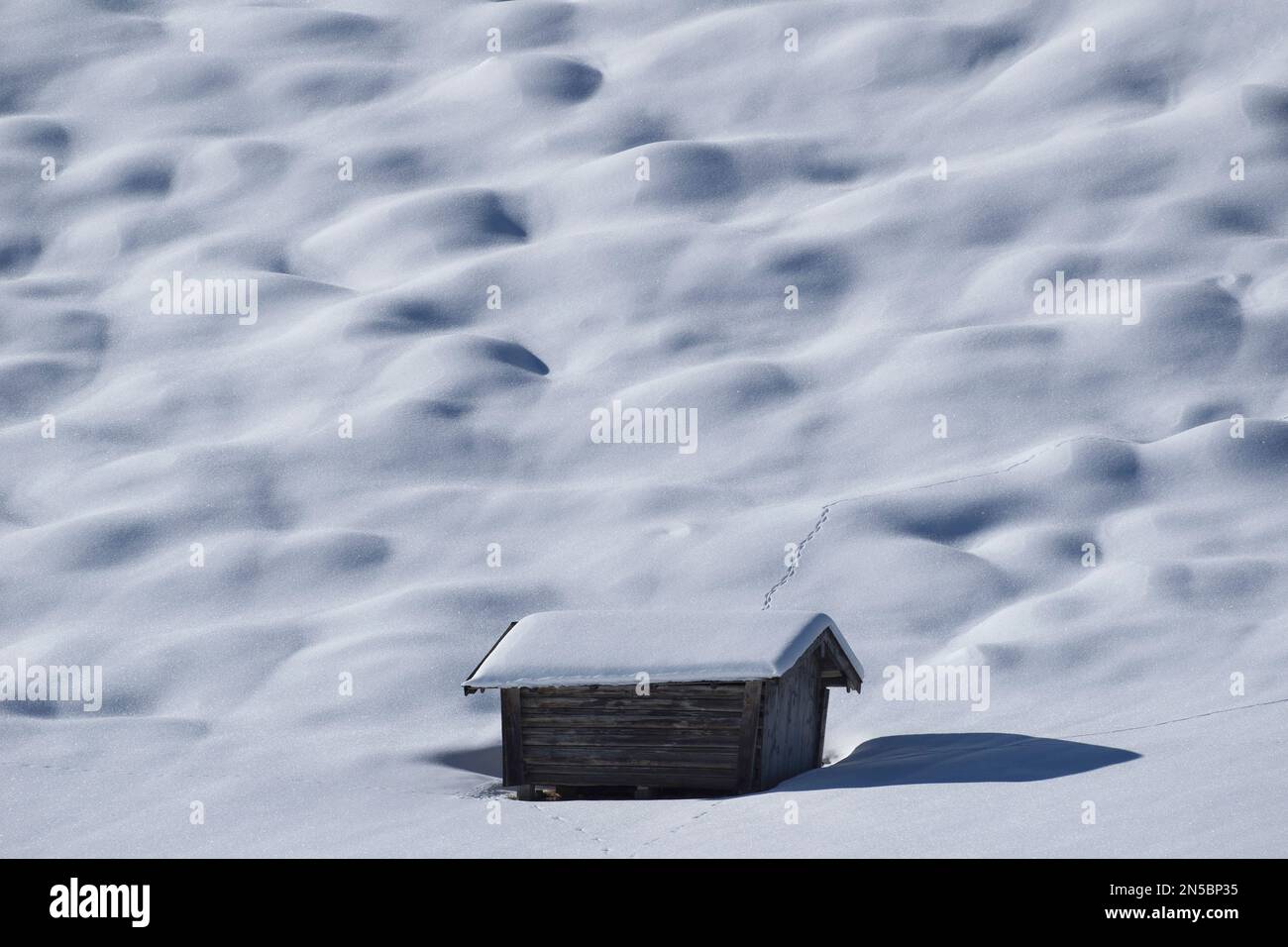 Wooden hay barn hi-res stock photography and images - Alamy
