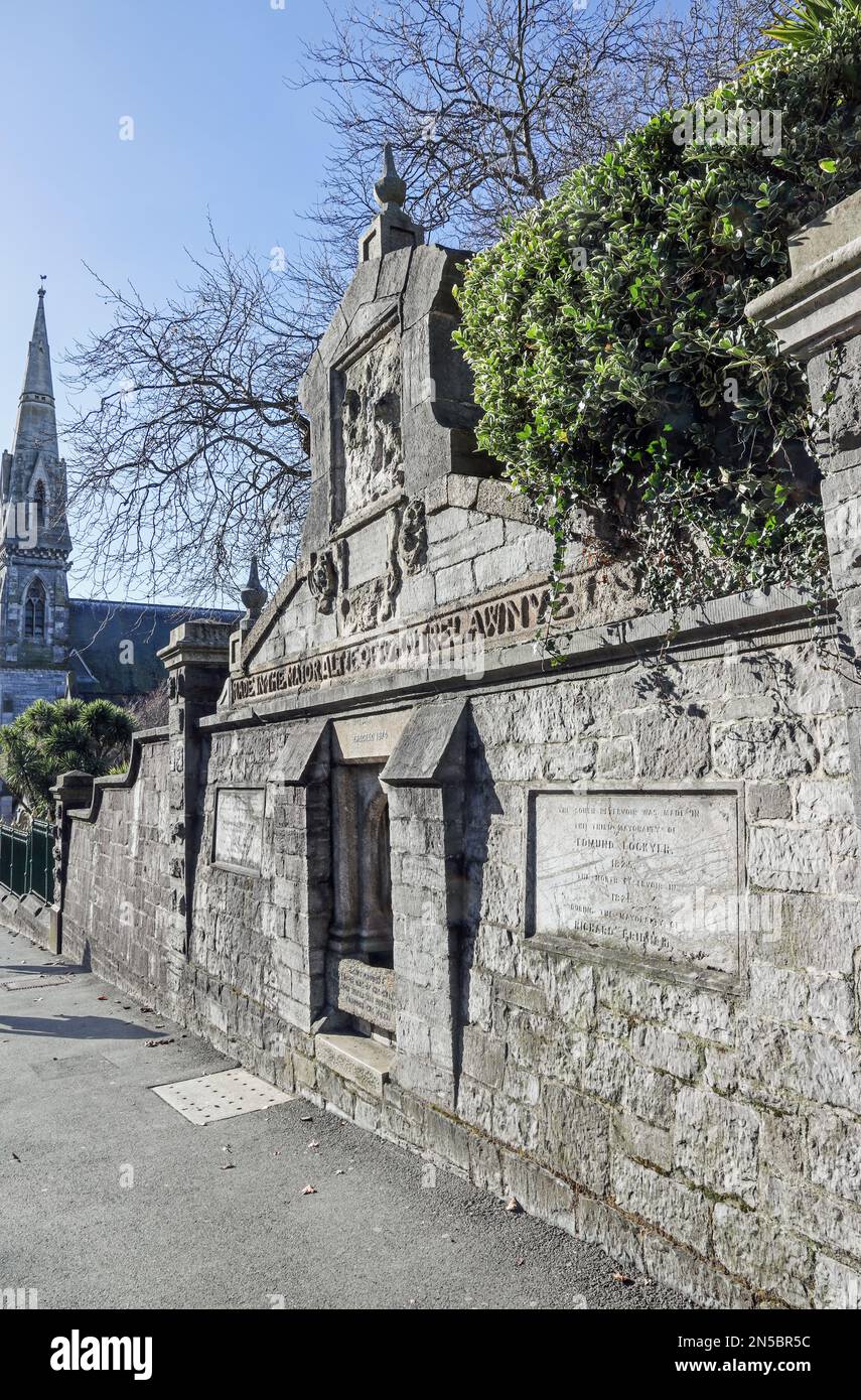 The John Trelawneye Memorial beside the old town reservoir at Drake’s ...