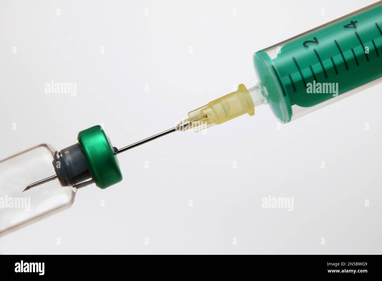 Syringe vaccination immunization injections hi-res stock photography ...