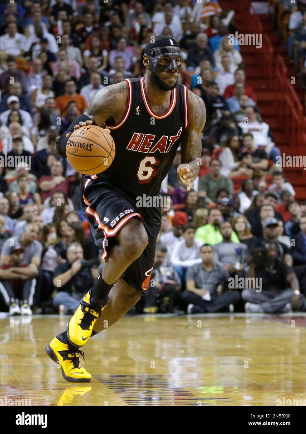 Miami Heat small forward LeBron James (6) drives during an NBA ...