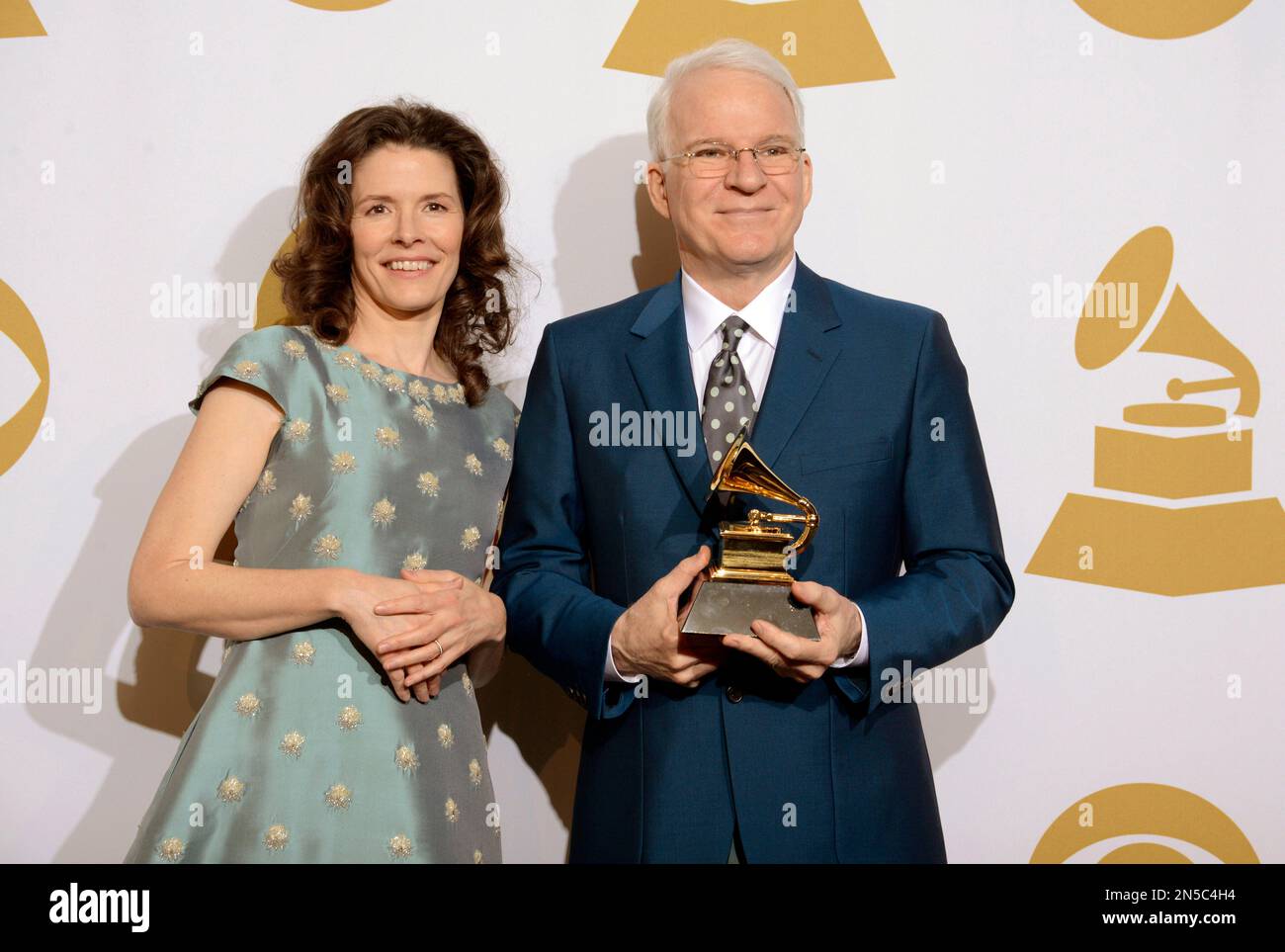 FILE - This Jan. 26, 2014 file photo shows Edie Brickell, left, and ...