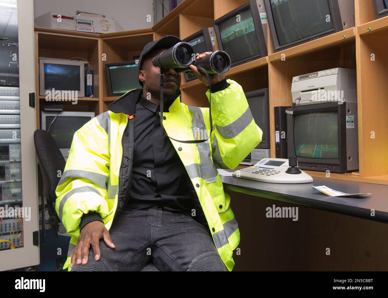 Ride Along actor and comedian Kevin Hart poses as a security guard at ...