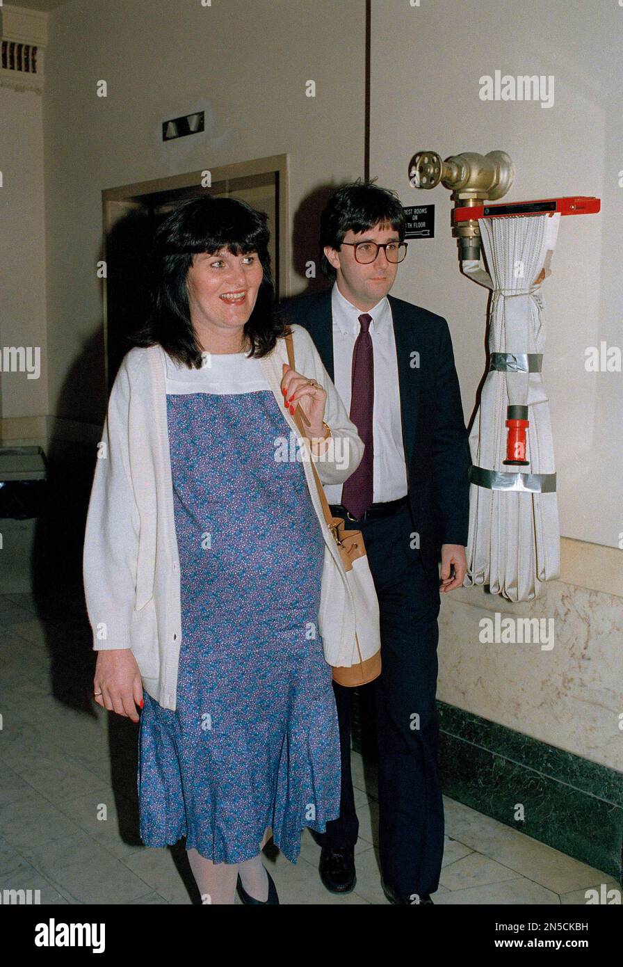 Surrogate mother Mary Beth Whitehead-Gould and her husband, Dean Gould ...