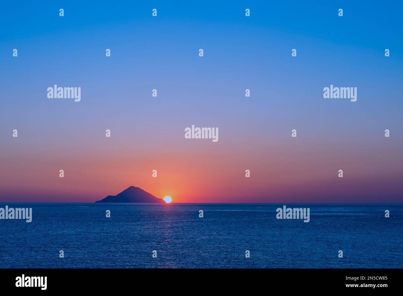 Sun setting filicudi island hi-res stock photography and images - Alamy