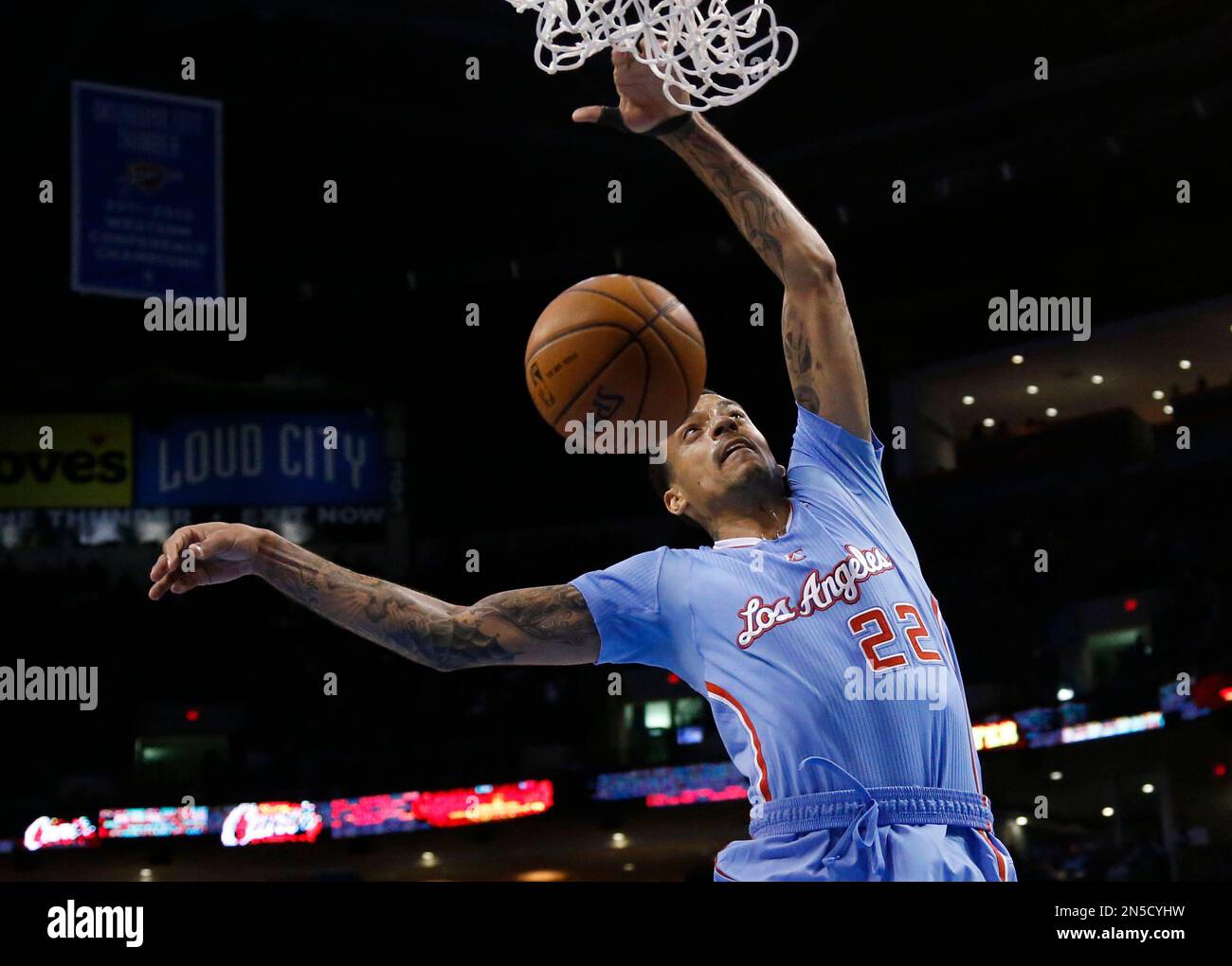 Los Angeles Clippers forward Matt Barnes (22) dunks during an NBA ...