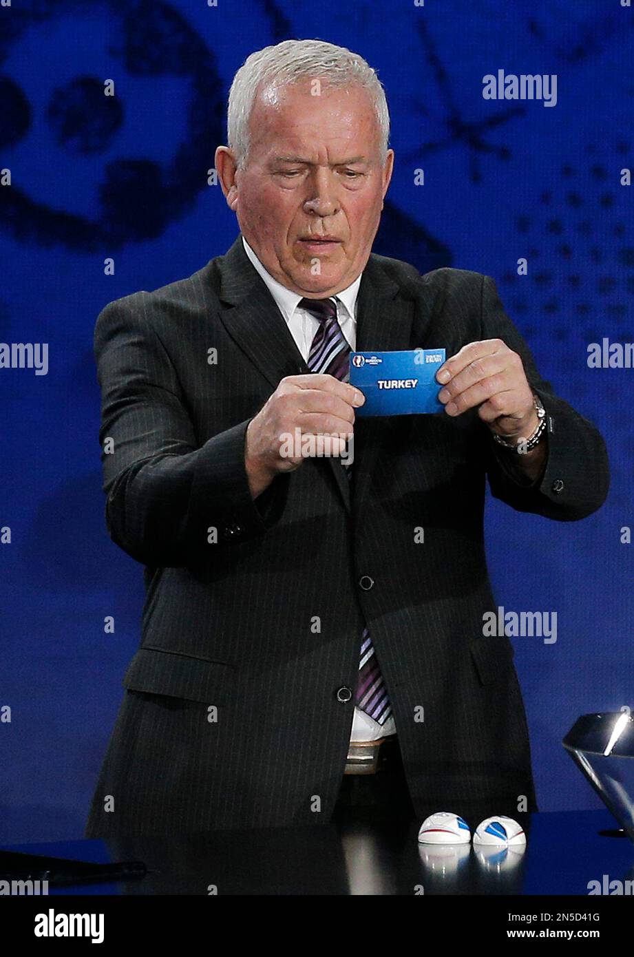 Czech former soccer goalkeeper Ivo Viktor shows the draw of Turkey ...