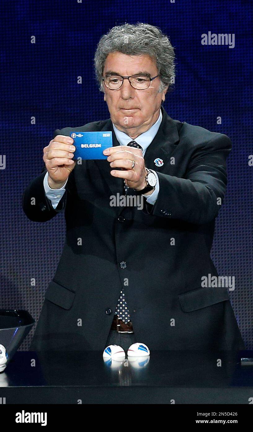Italian former soccer goalkeeper Dino Zoff shows the draw of Belgium ...